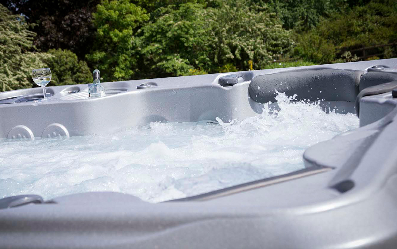 Entretien du jacuzzi ? Conseils pour gagner du temps | SunnyTent